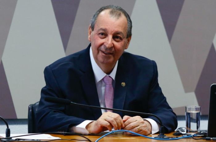 Congresso não prioriza matérias essenciais à população, diz senador ...